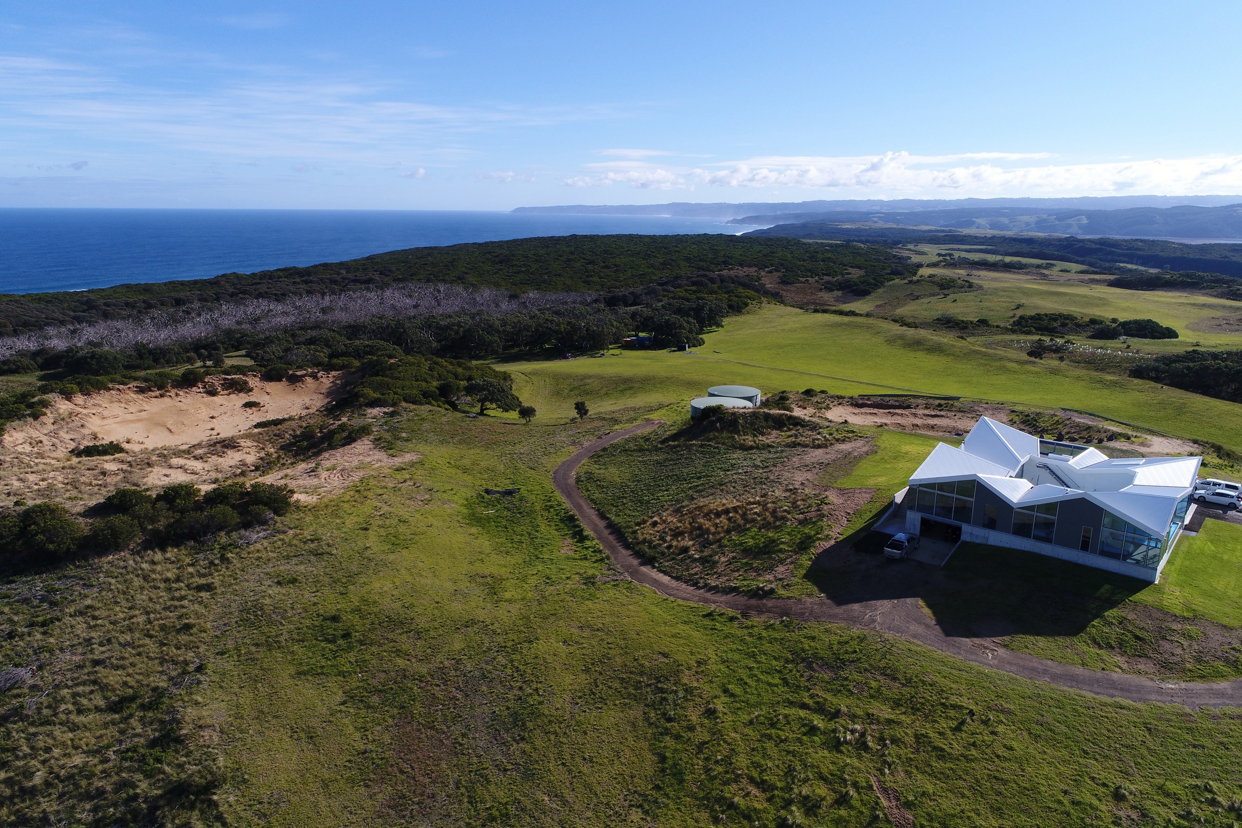 Panopticon House: When modernism meets classical rural design ...