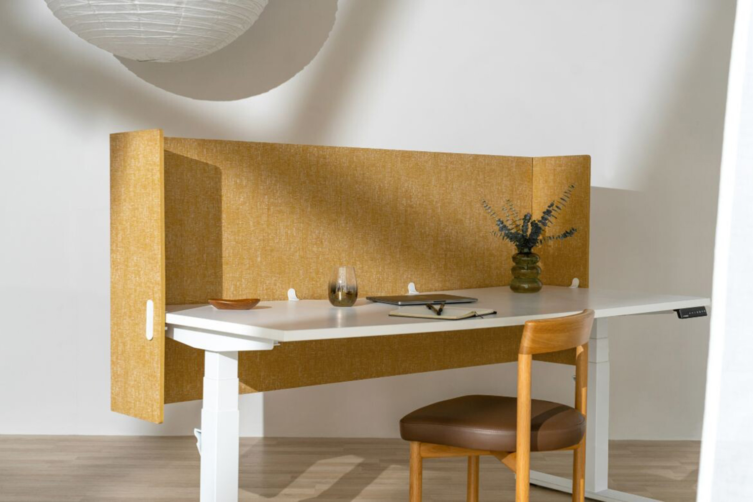 New Vicinity desk screen system minimising reverberated noise in open ...