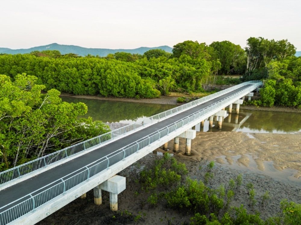 Bridgerail bridge barriers customised for Barr Creek Bridge in Cairns ...