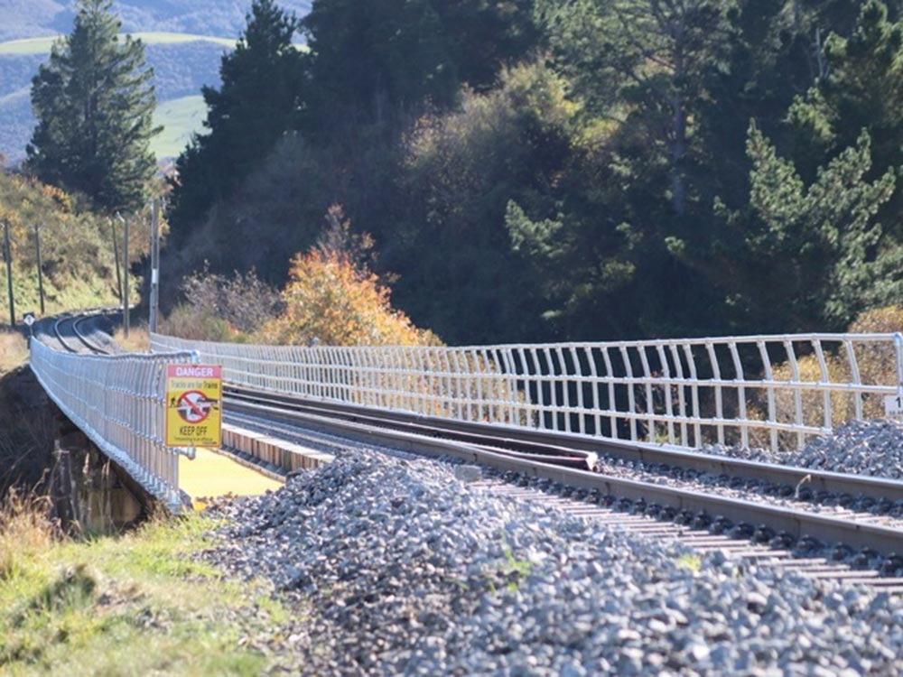 KlipTread system delivers robust handrail support and secure walkway ...