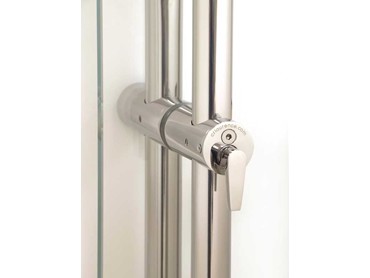 CRL’s new locking ladder pull door locks for all-glass entrances ...