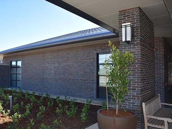 Krause bricks enhance relaxed character of new clubhouse at Eastern ...