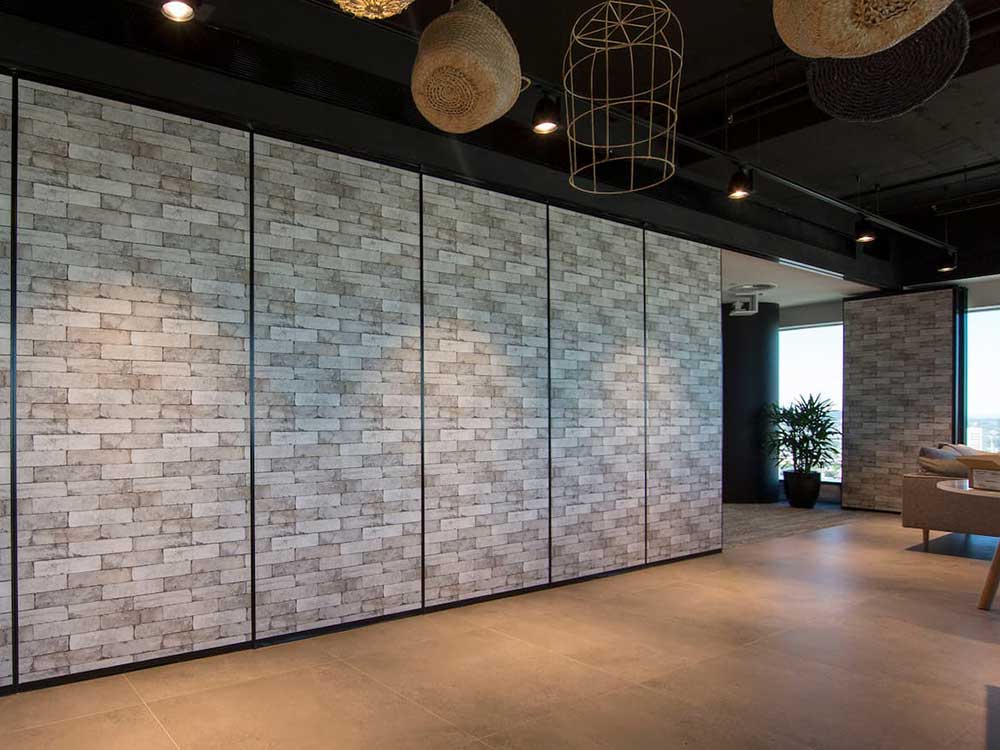 Operable walls deliver flexible meeting spaces for Brisbane office ...