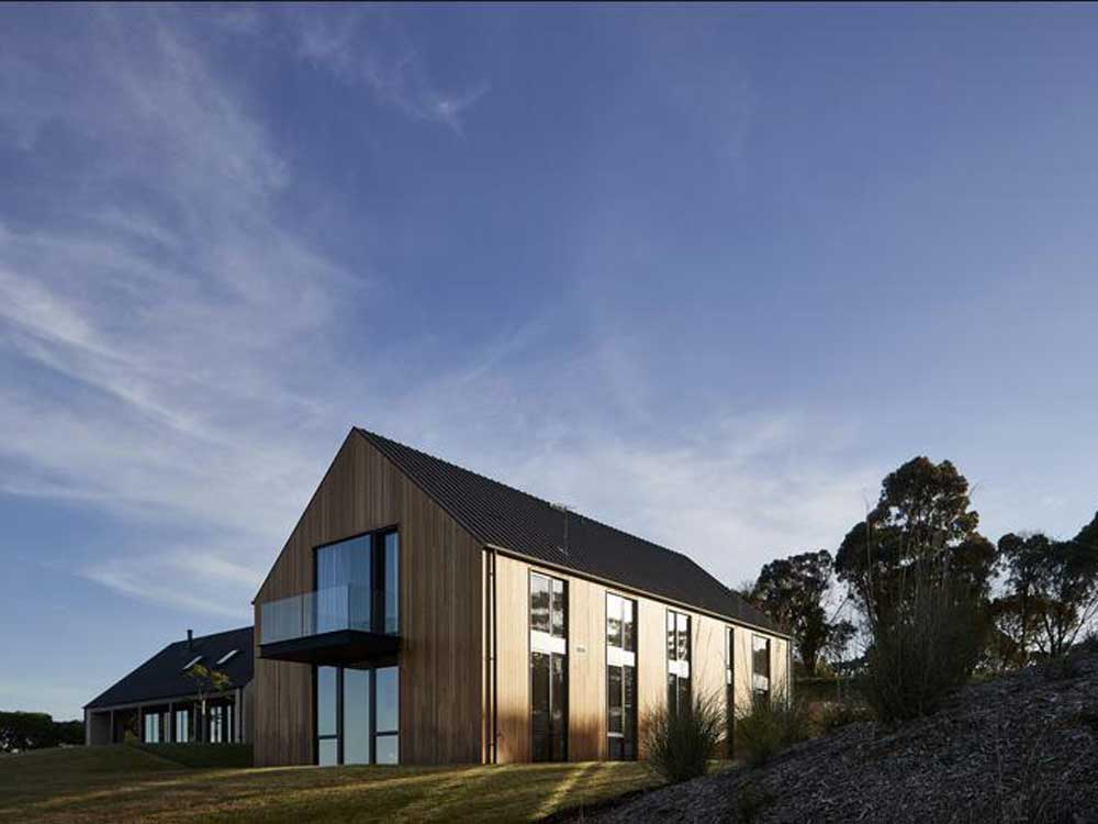Tasmanian Oak plays hero in Flinders home interiors | Architecture & Design