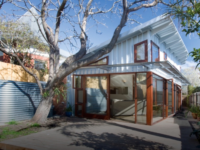 Storm water shock absorbers: Rainwater retention and detention tanks ...