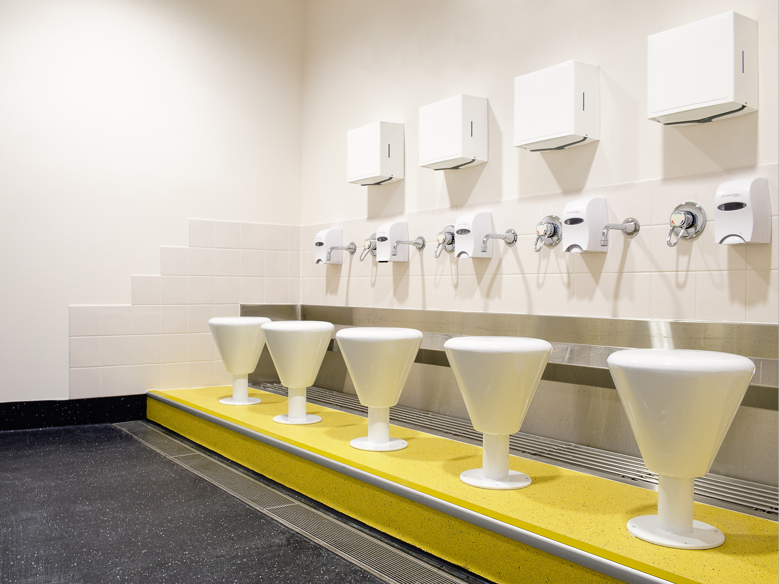 Troughs designed around the Wudu ritual for practicality | Architecture ...