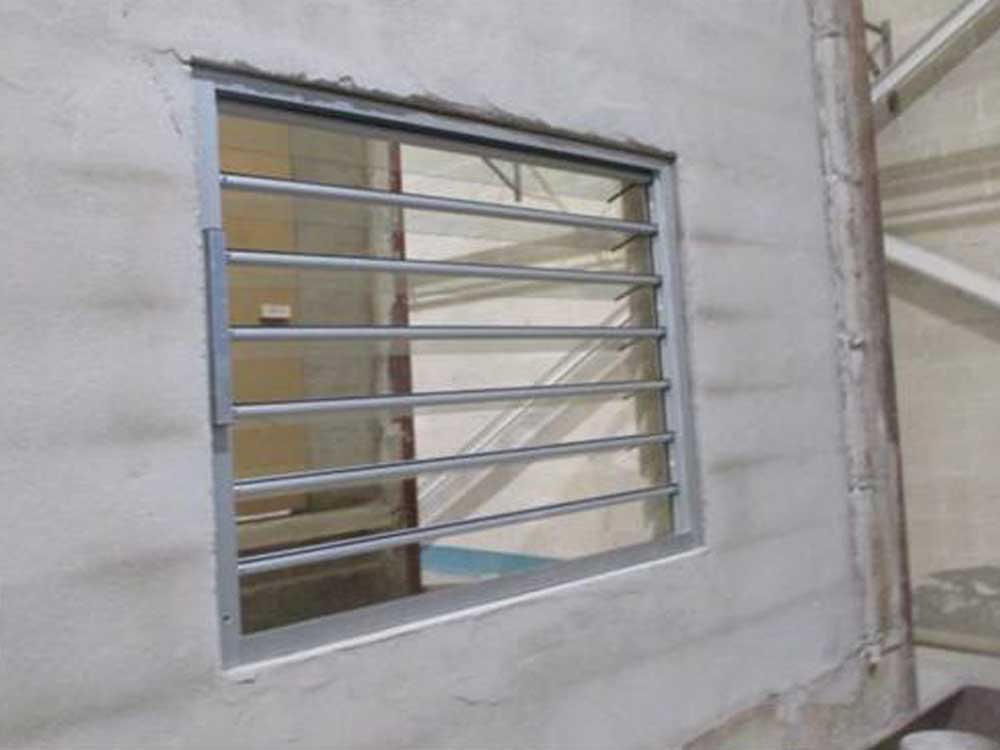 Safetyline Jalousie louvre windows meeting requirements for smoke and ...