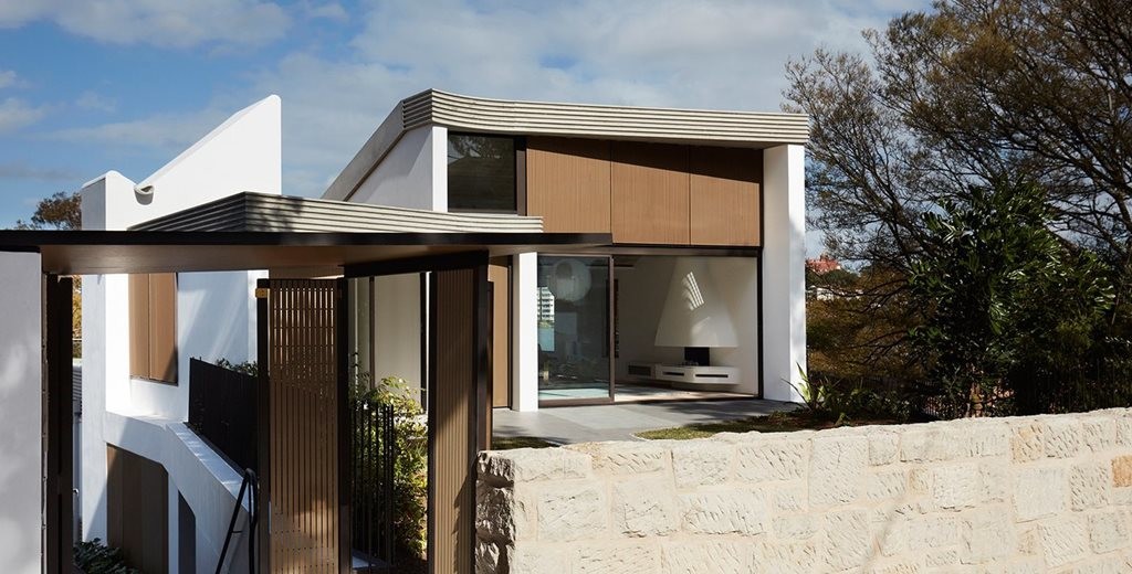 Triplex Apartments: A humanist home that demurs to its landscape ...