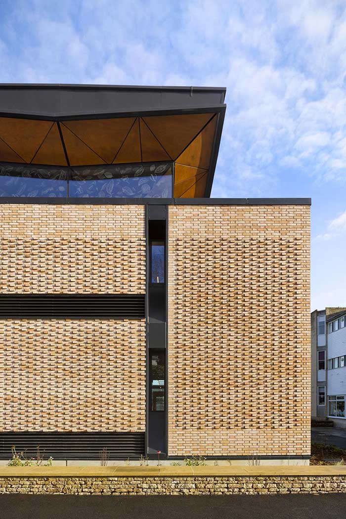 Ceiling design with Prodema natural wood panels tells a story at ...