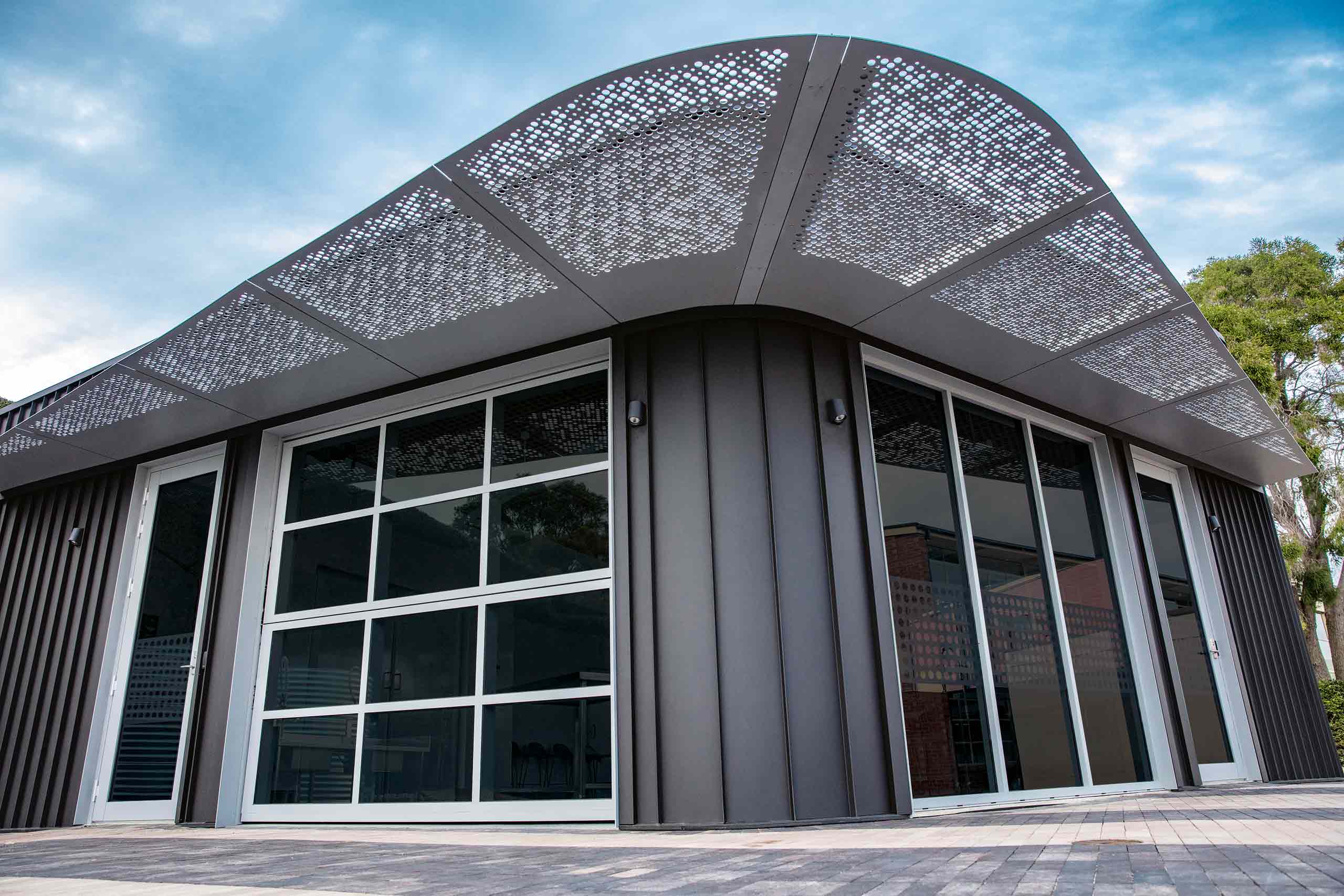 Snaplock Hiland Tray | Architecture & Design