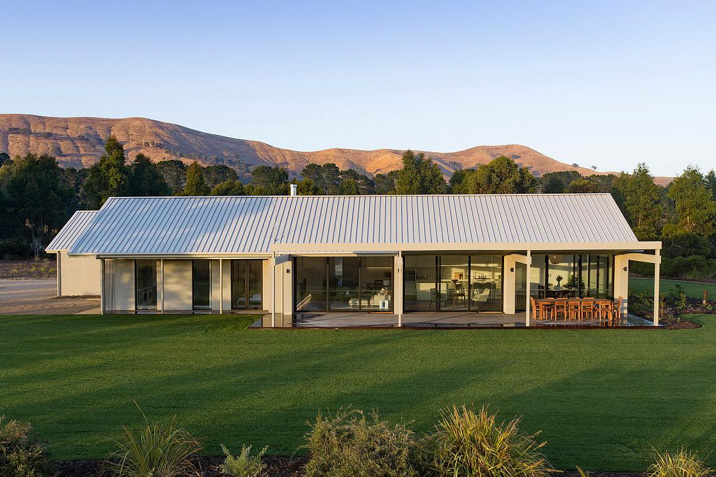 Strath Creek Sustainable Holiday Home | Borland Architecture ...