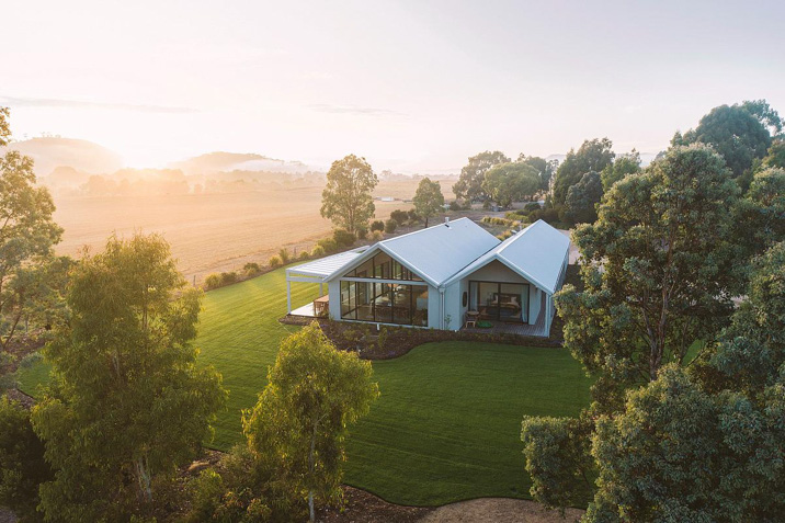 Strath Creek Sustainable Holiday Home | Borland Architecture ...