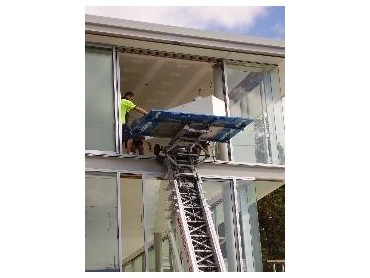 Truck-mounted ladder hoist for window lifts available | Architecture ...