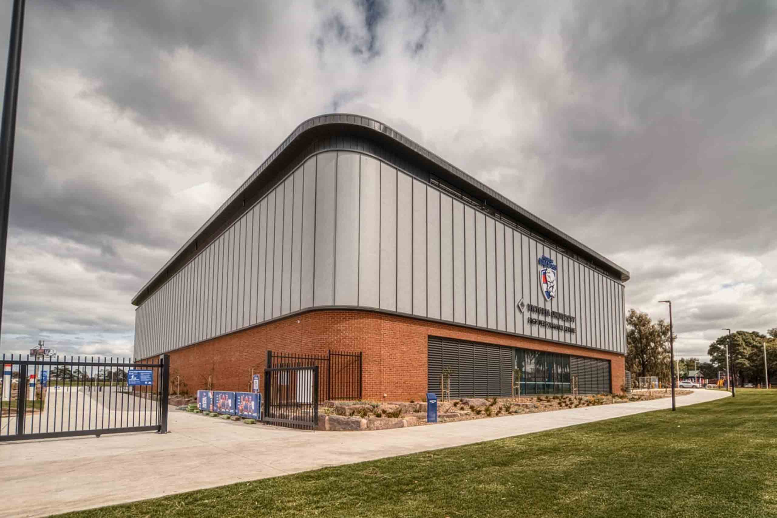 UniCote LUX steel panels used for walling, cladding and insulation at ...