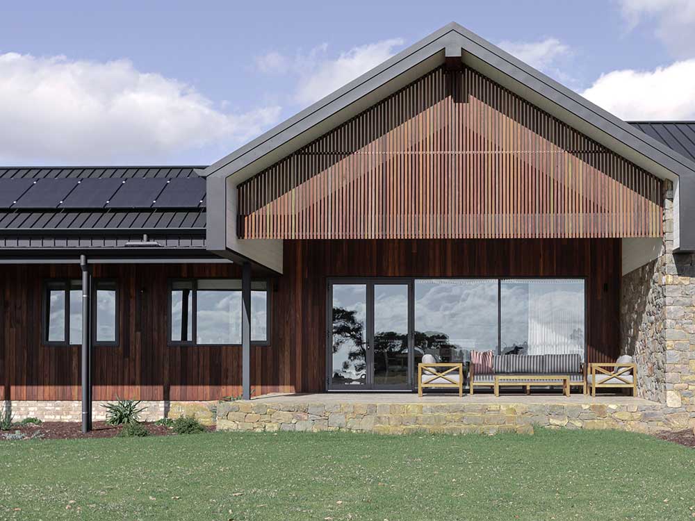 Capral aluminium doors and windows deliver aesthetics and function at modern farmhouse ...