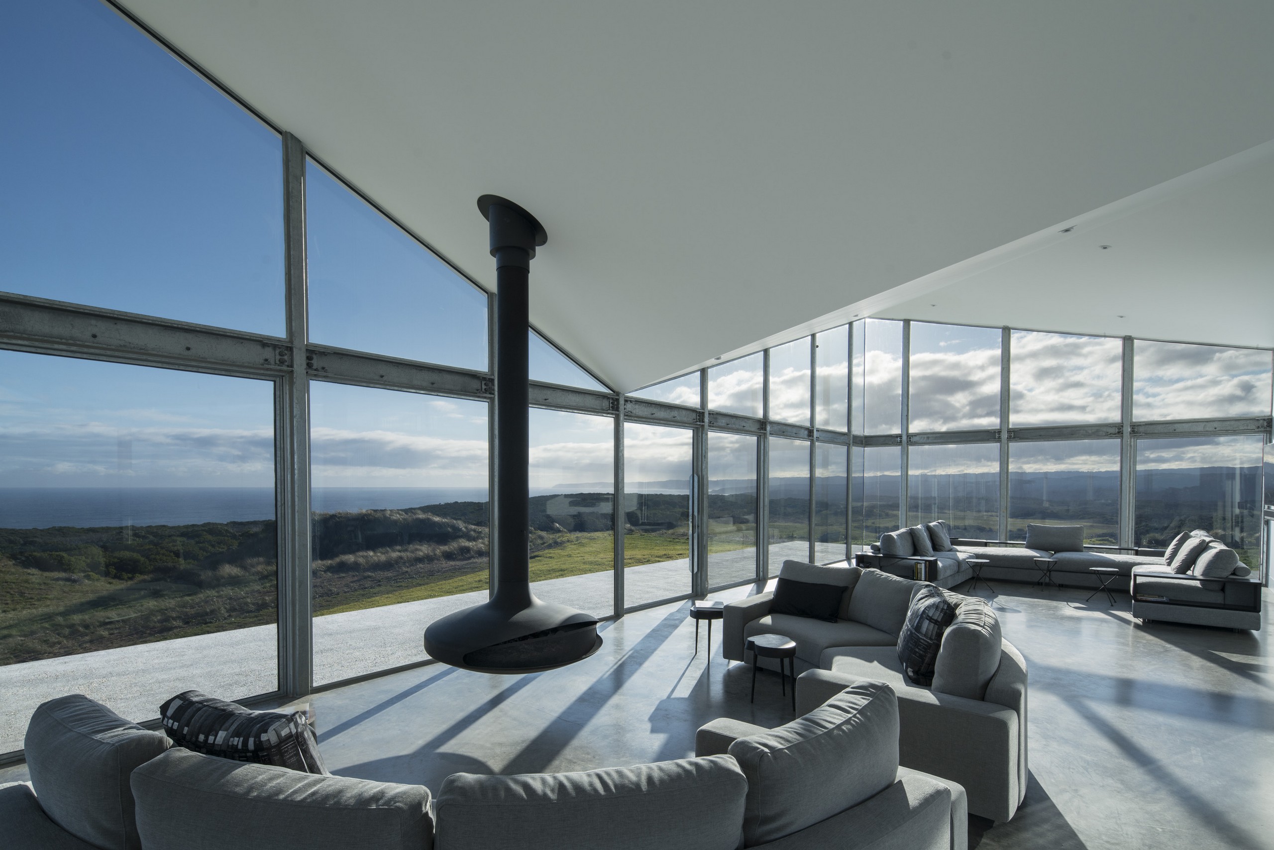 Panopticon House: When modernism meets classical rural design ...