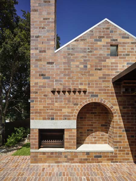 5 different brick types create textural effect at modified pre-war ...